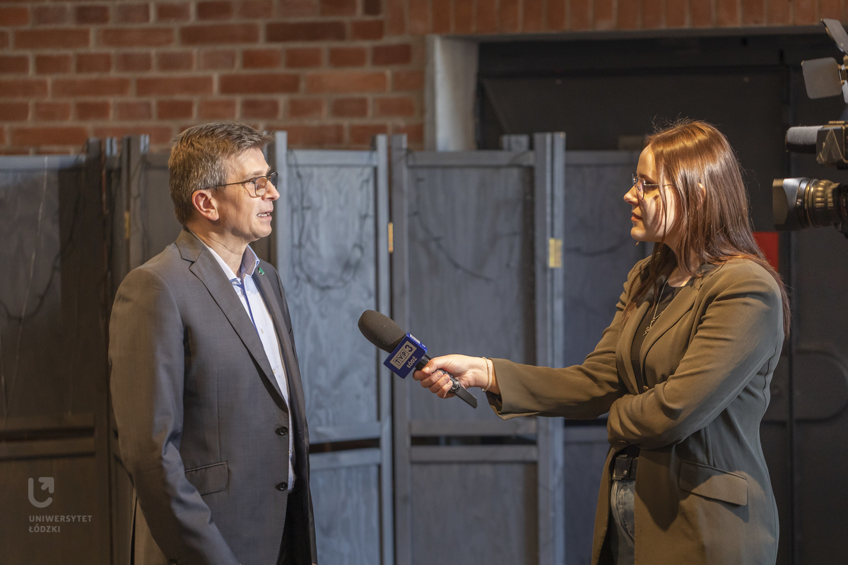 Rozmowy wokół sztucznej inteligencji i nauki – Śniadanie Prasowe UŁ